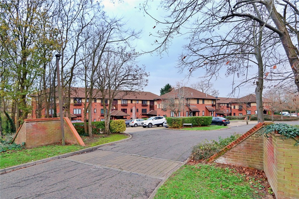 Peartree Bridge, 1 bedroom, Upper Floor Flat