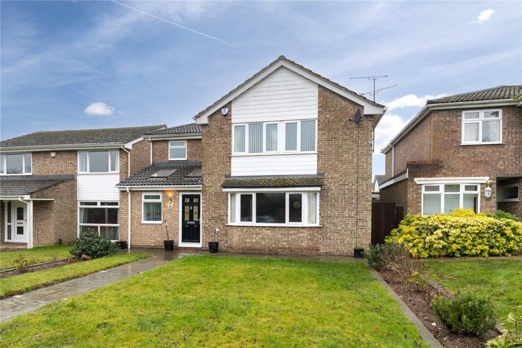 Luton, 4 bedroom, Detached House