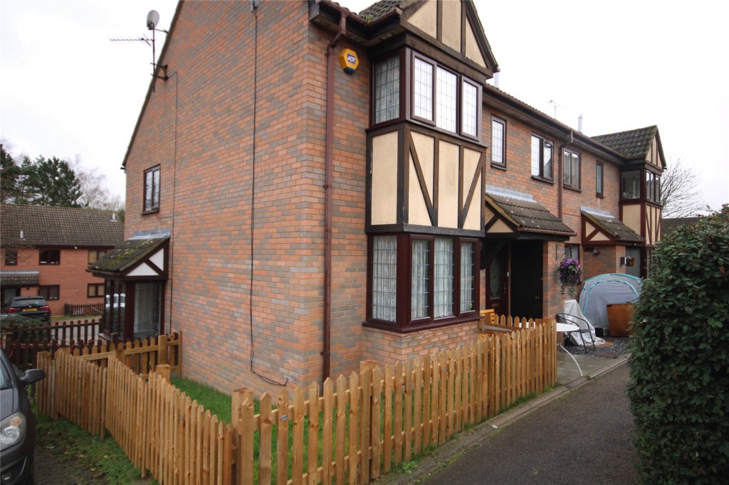 Luton, Bedfordshire, 2 bedroom, Semi Detached House