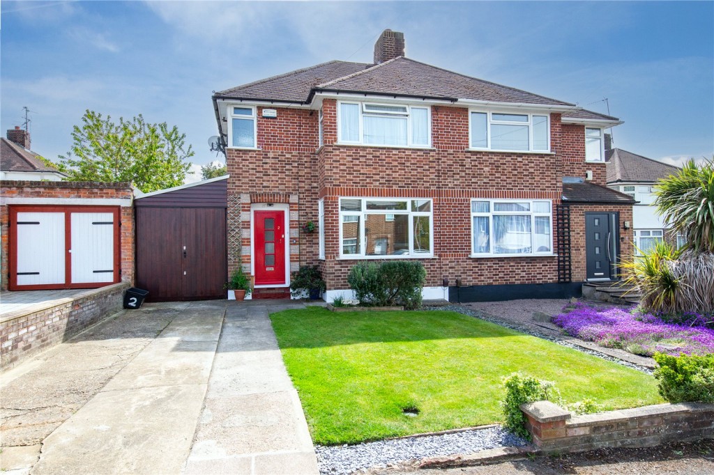 Luton, Bedfordshire, 3 bedroom, Semi Detached House