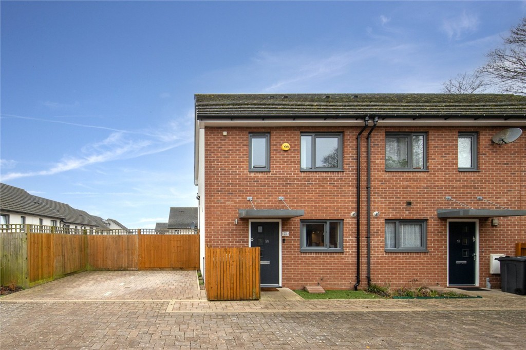 Luton, Bedfordshire, 2 bedroom, End Terrace House