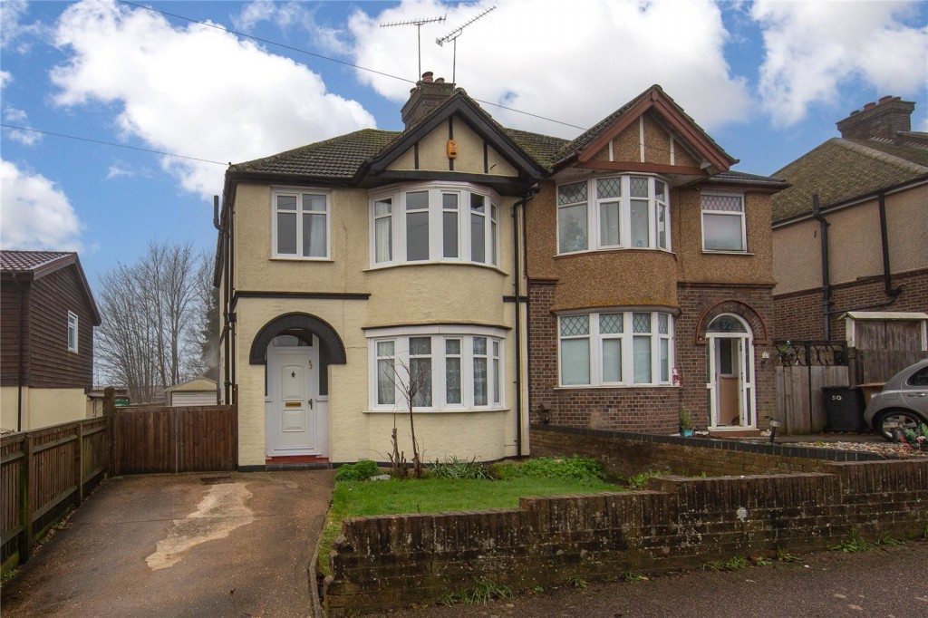 Luton, Bedfordshire, 3 bedroom, Semi Detached House