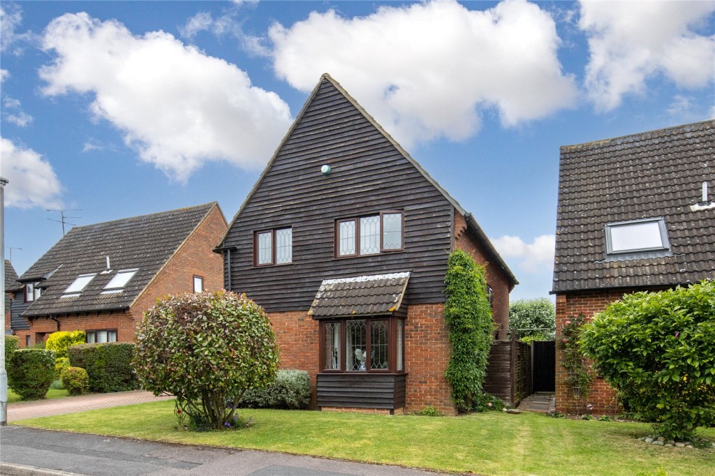 Luton, Bedfordshire, 4 bedroom, Detached House